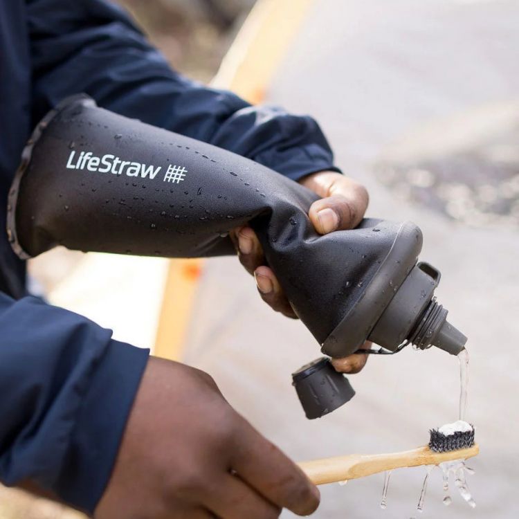 LifeStraw Peak Squeeze 650ml Water Filter - Mökkimies.com